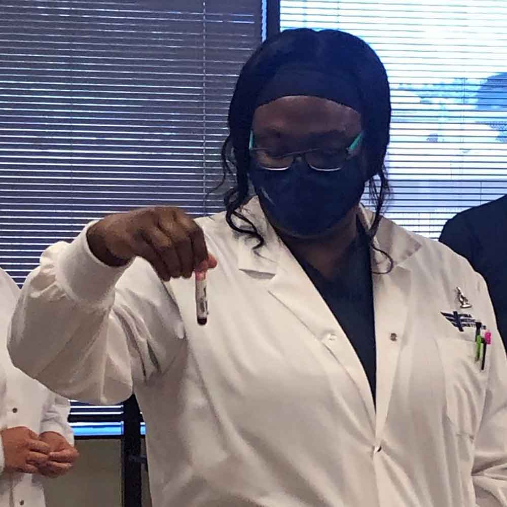 How Medical Lab Technicians Impact Patient Care Behind the Scenes